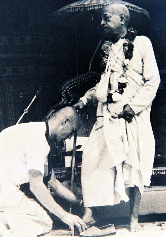 Indradyumna Swami - The Glories of Sri Vrindavan Dhama